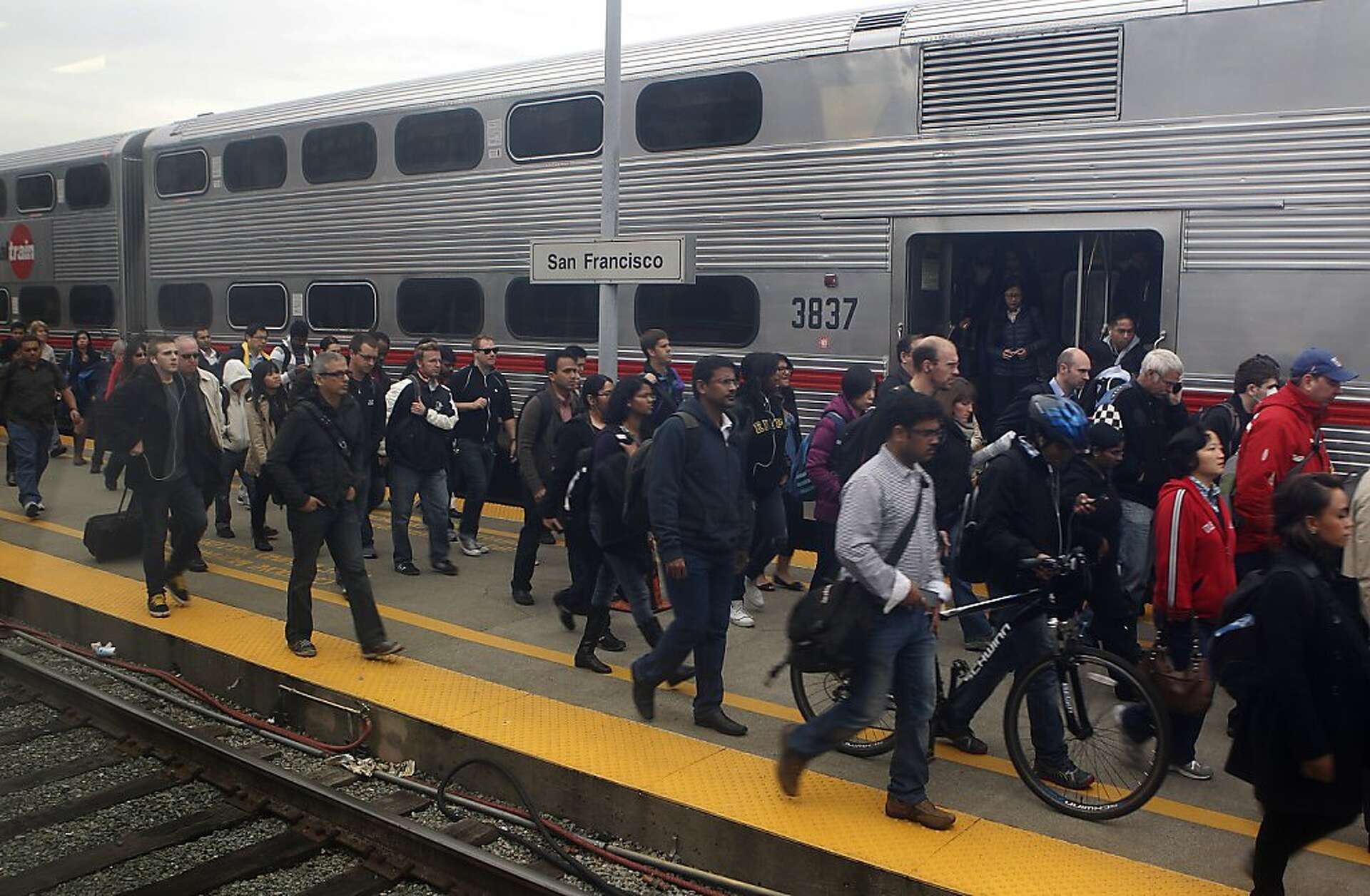 Caltrain can't afford to install Wi-Fi