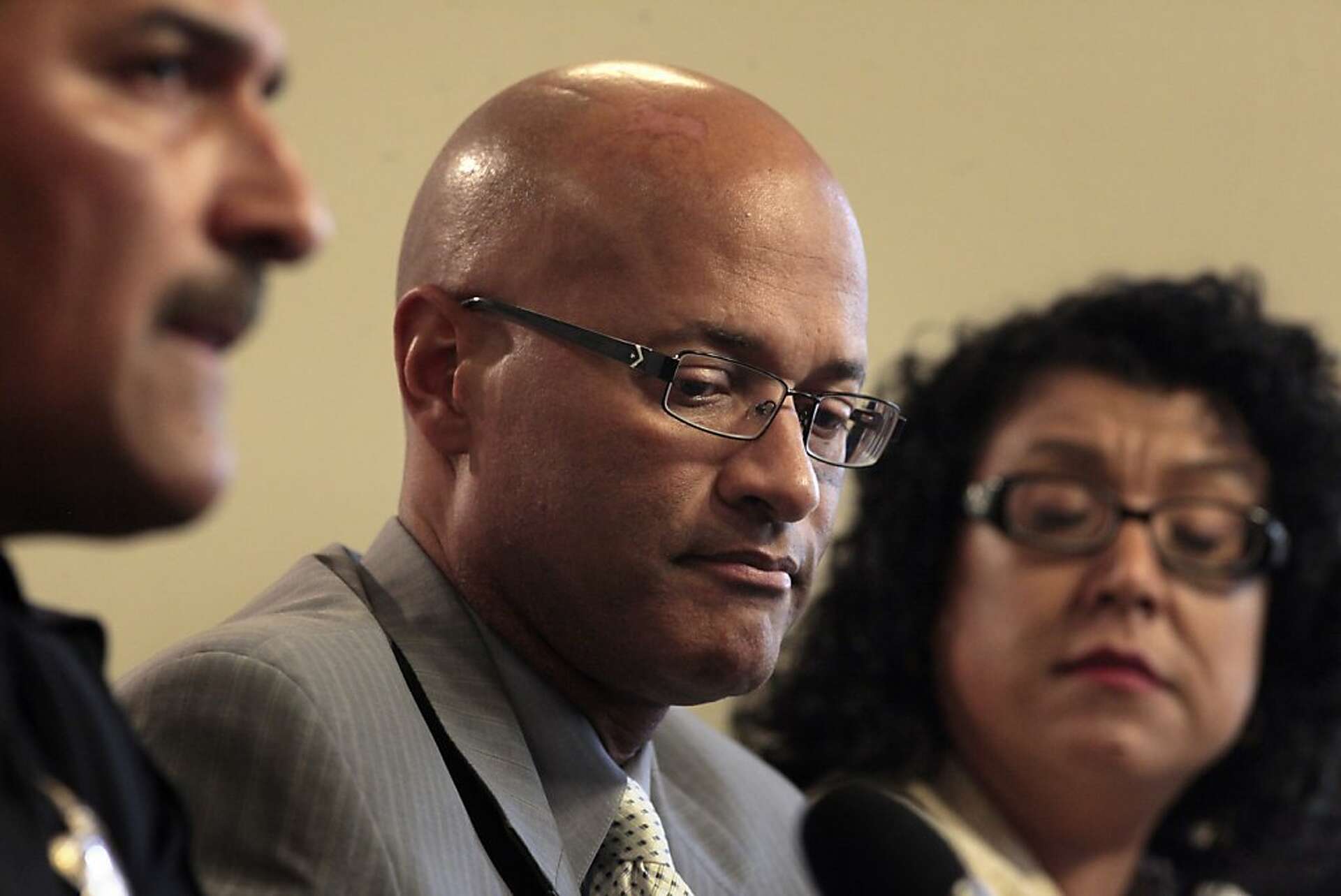 Deal avoids U.S. takeover of Oakland cops