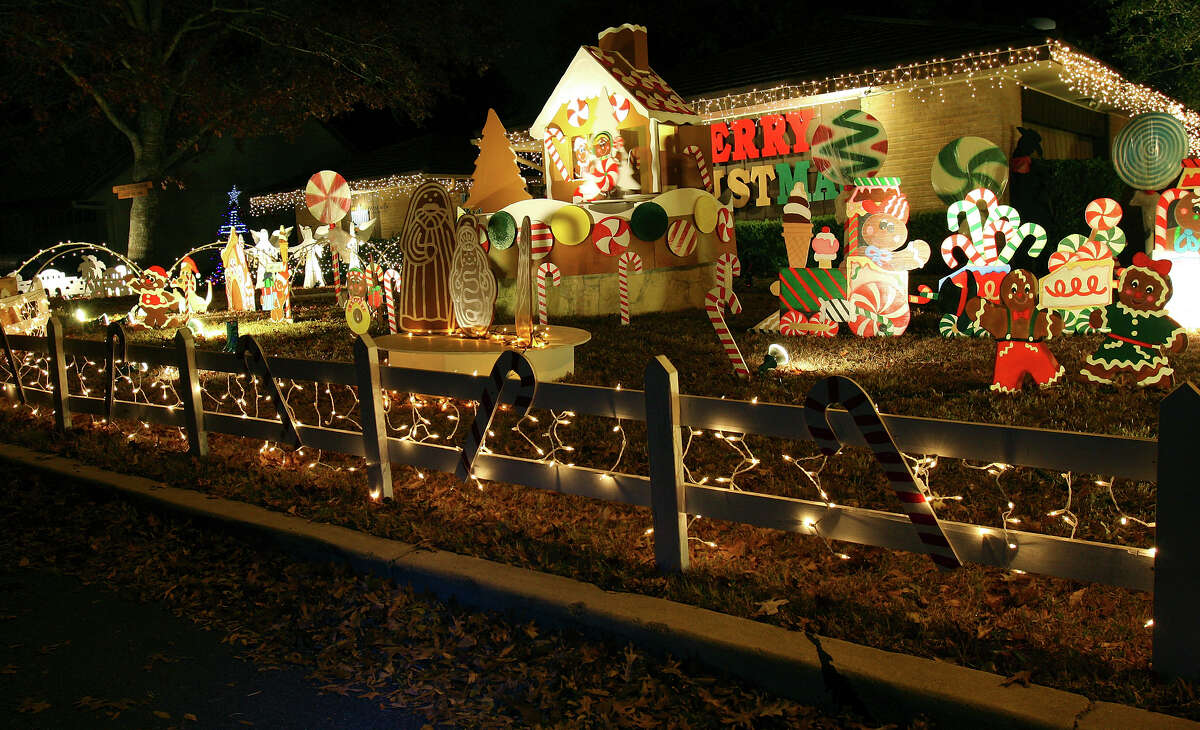 Windcrest residents prepare for Light-Up