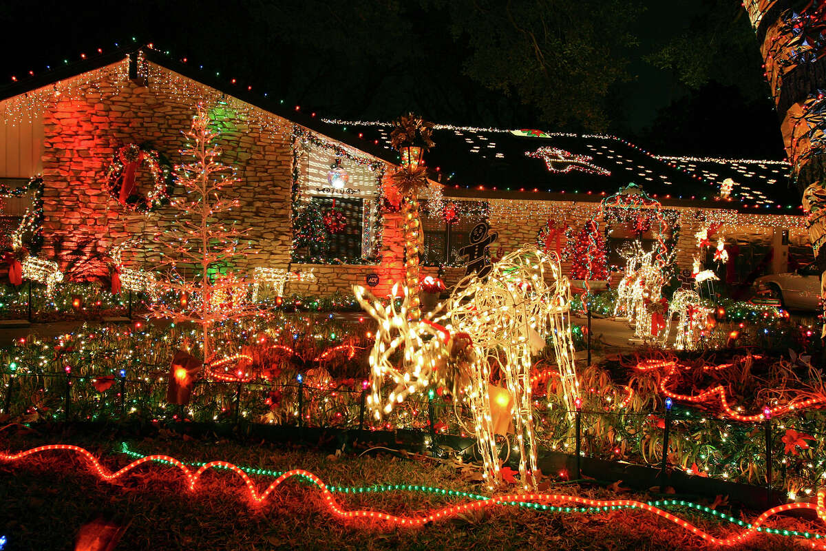 Windcrest residents prepare for Light-Up