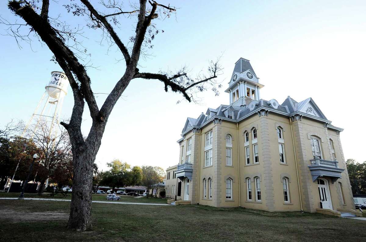 Restored Newton County Courthouse debuts after 2000 fire