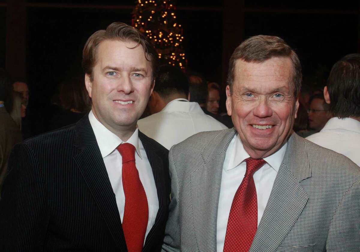 Schmooze was a bright holiday night