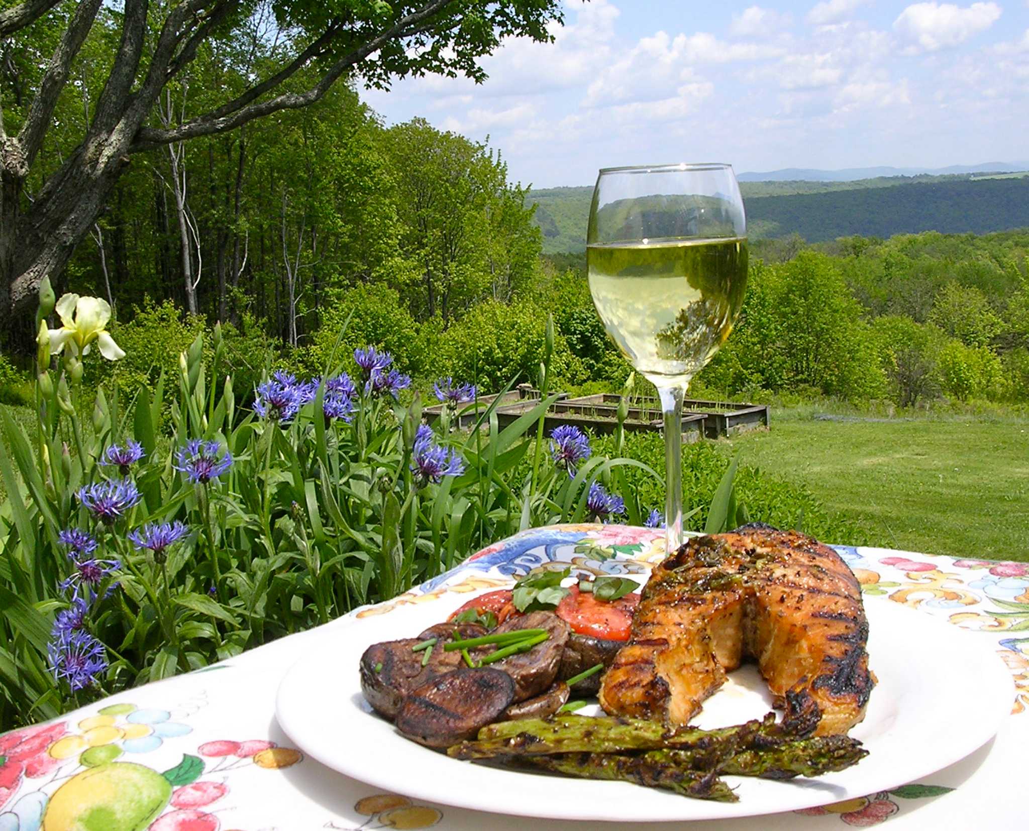 Smooth jazz musician makes food sing