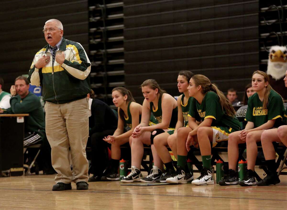 Trumbull girls fend off Trinity Catholic rally