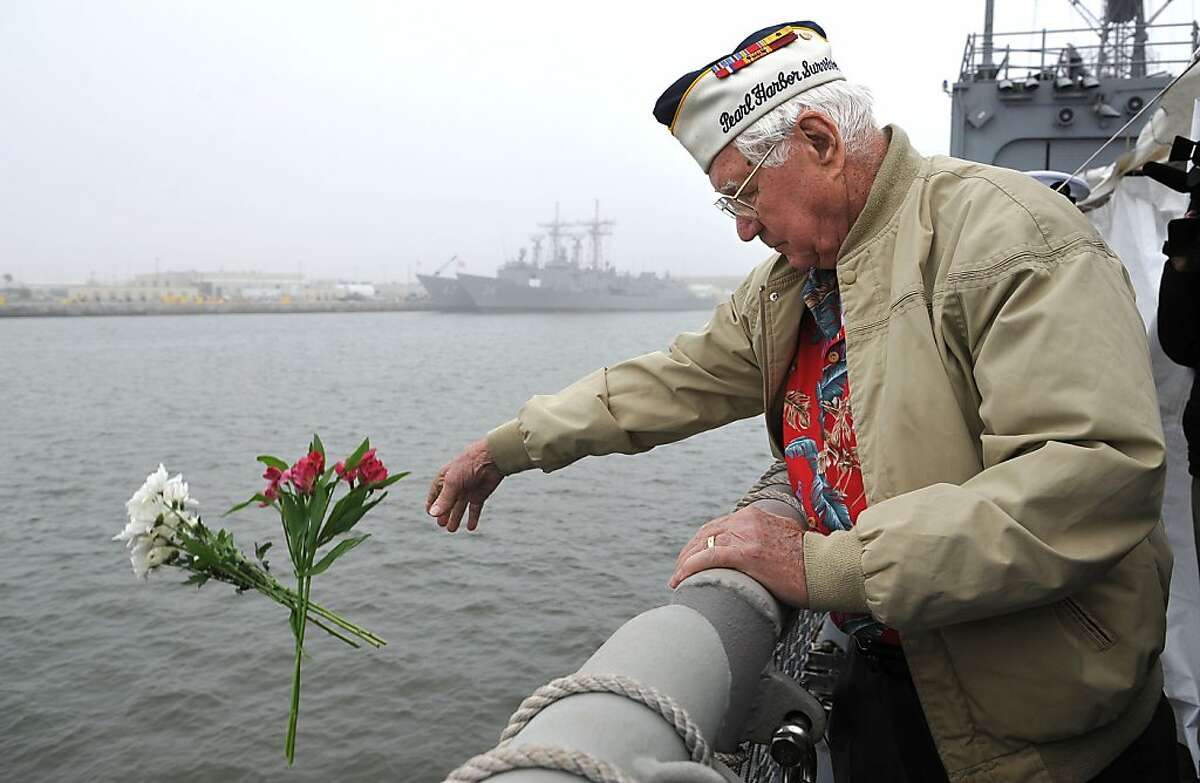 Survivors gather to recall Pearl Harbor