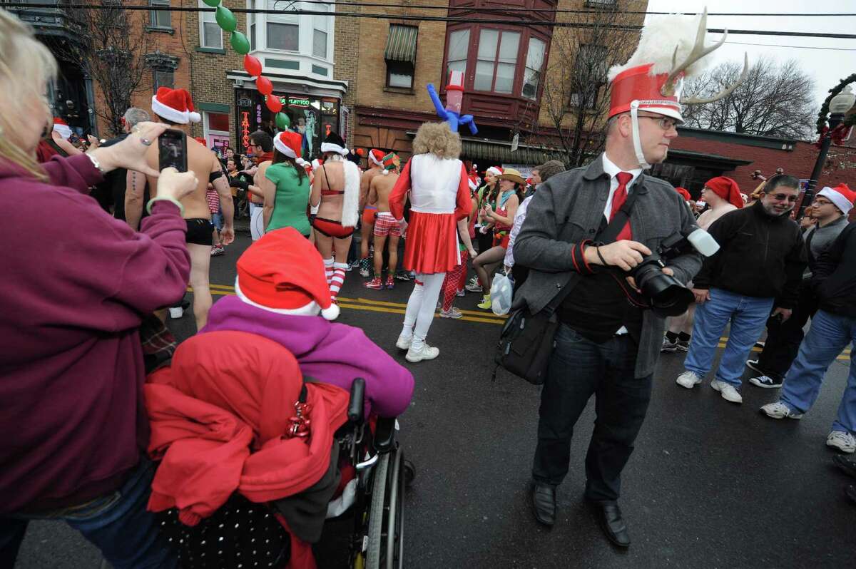 Photos: Santa Speedo Sprint