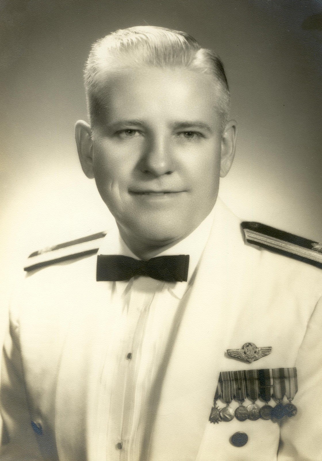 Retired lieutenant colonel flew on 90 missions