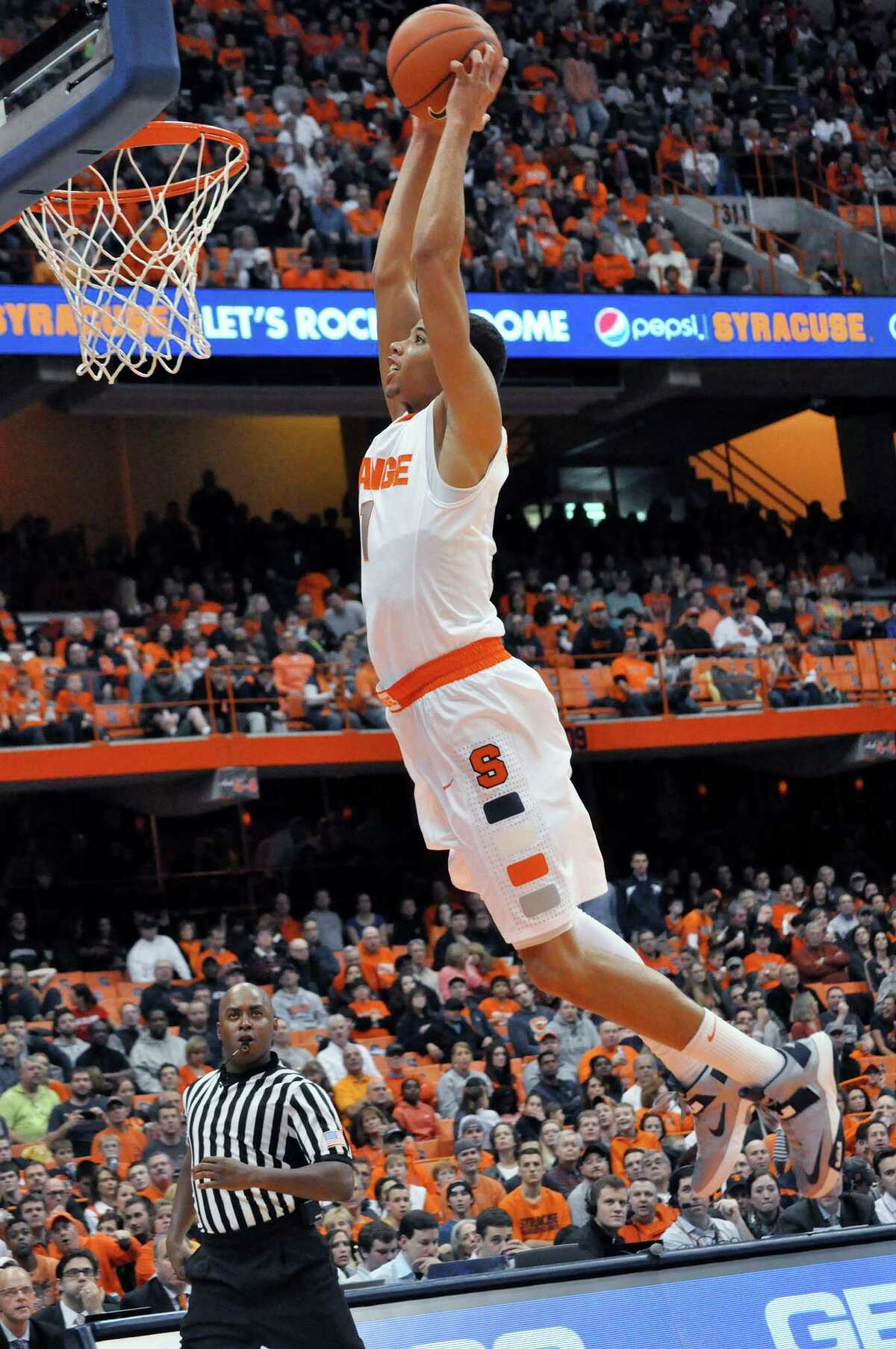 Syracuse crushes Monmouth