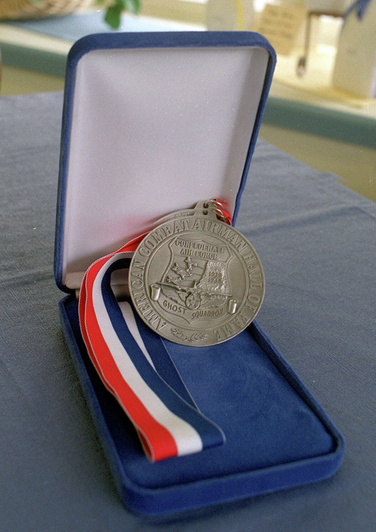 Influential double ace fighter pilot dies at 88