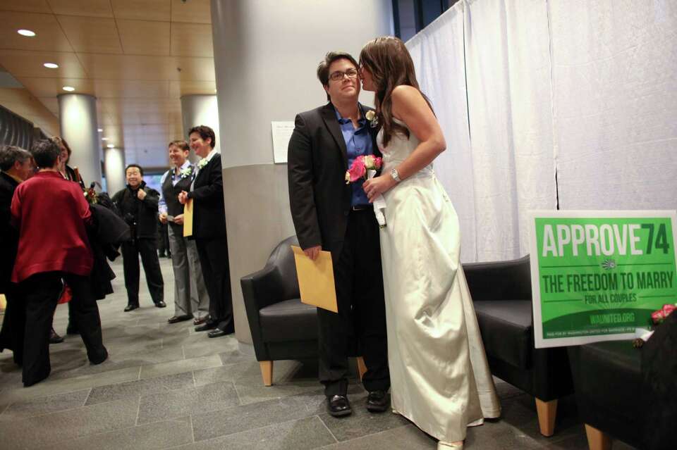 Seattle City Hall becomes state's same-sex marriage capital