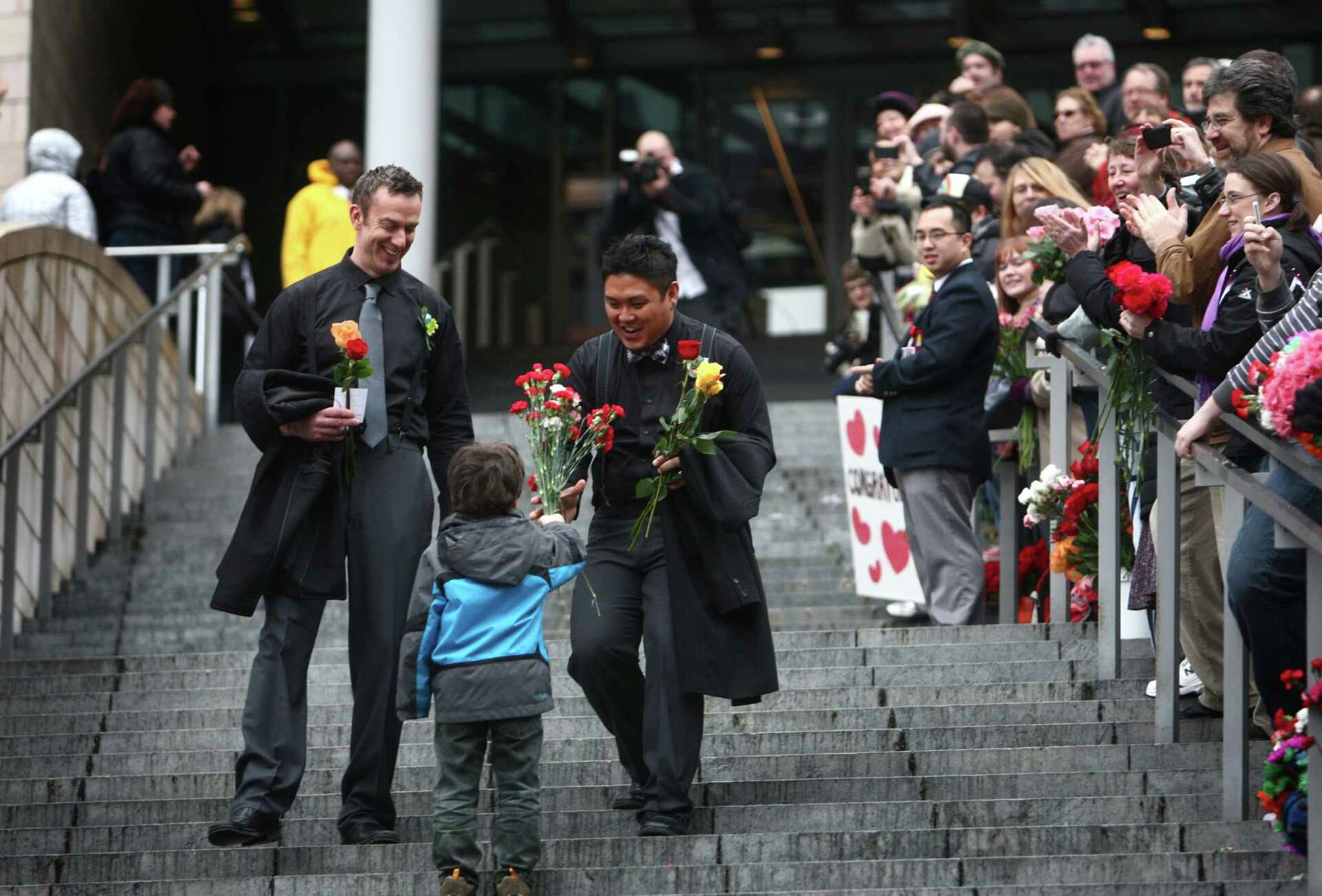 Seattle City Hall becomes state's same-sex marriage capital