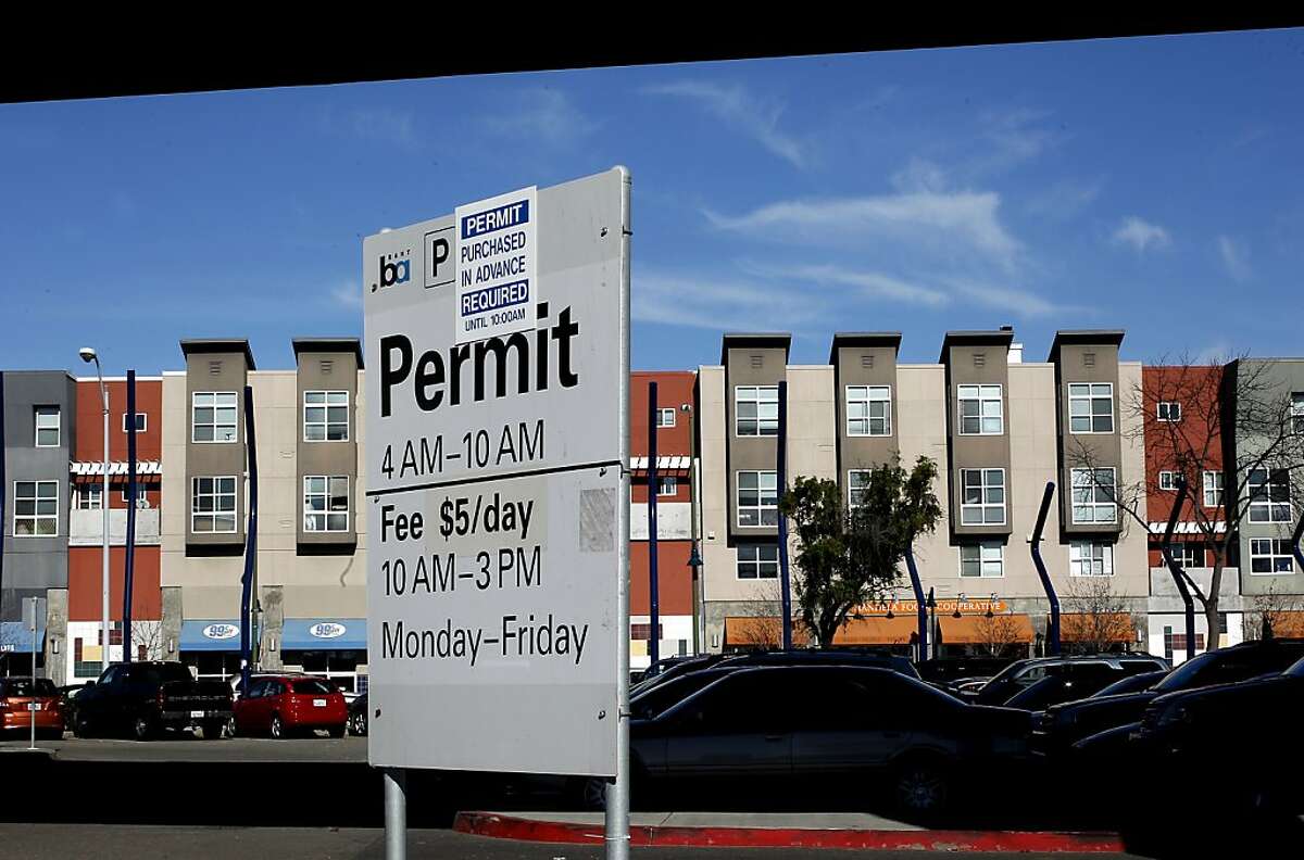 BART looks into raising parking fees