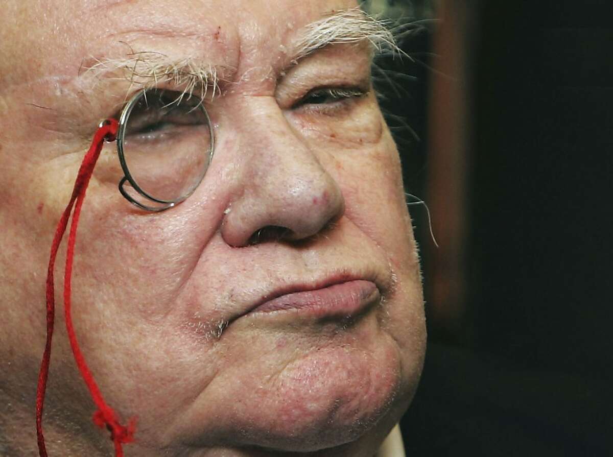 Patrick Moore, 'Sky at Night' host, dies