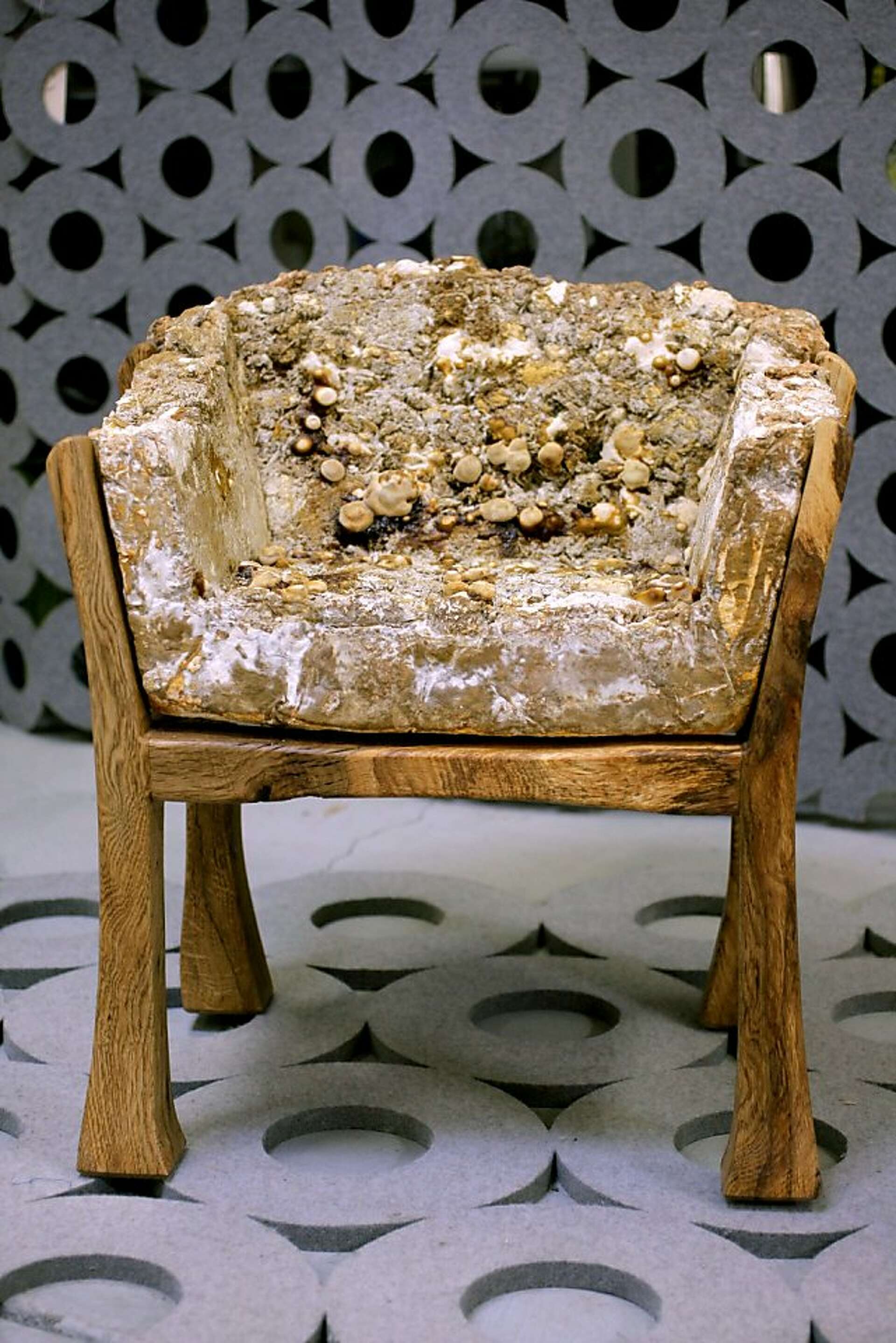 Philip Ross crafts furniture from mycelium
