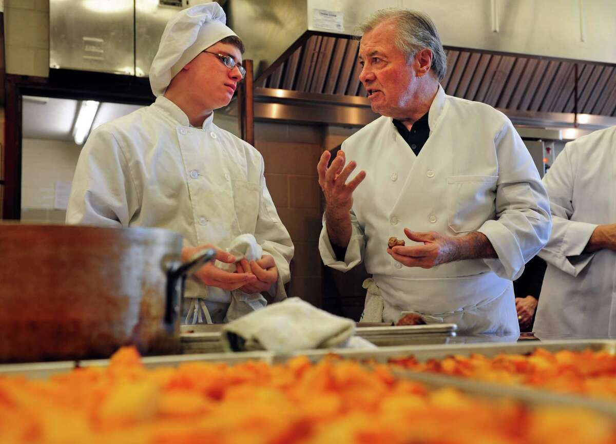 Chef Pepin bring art of cooking to homeless