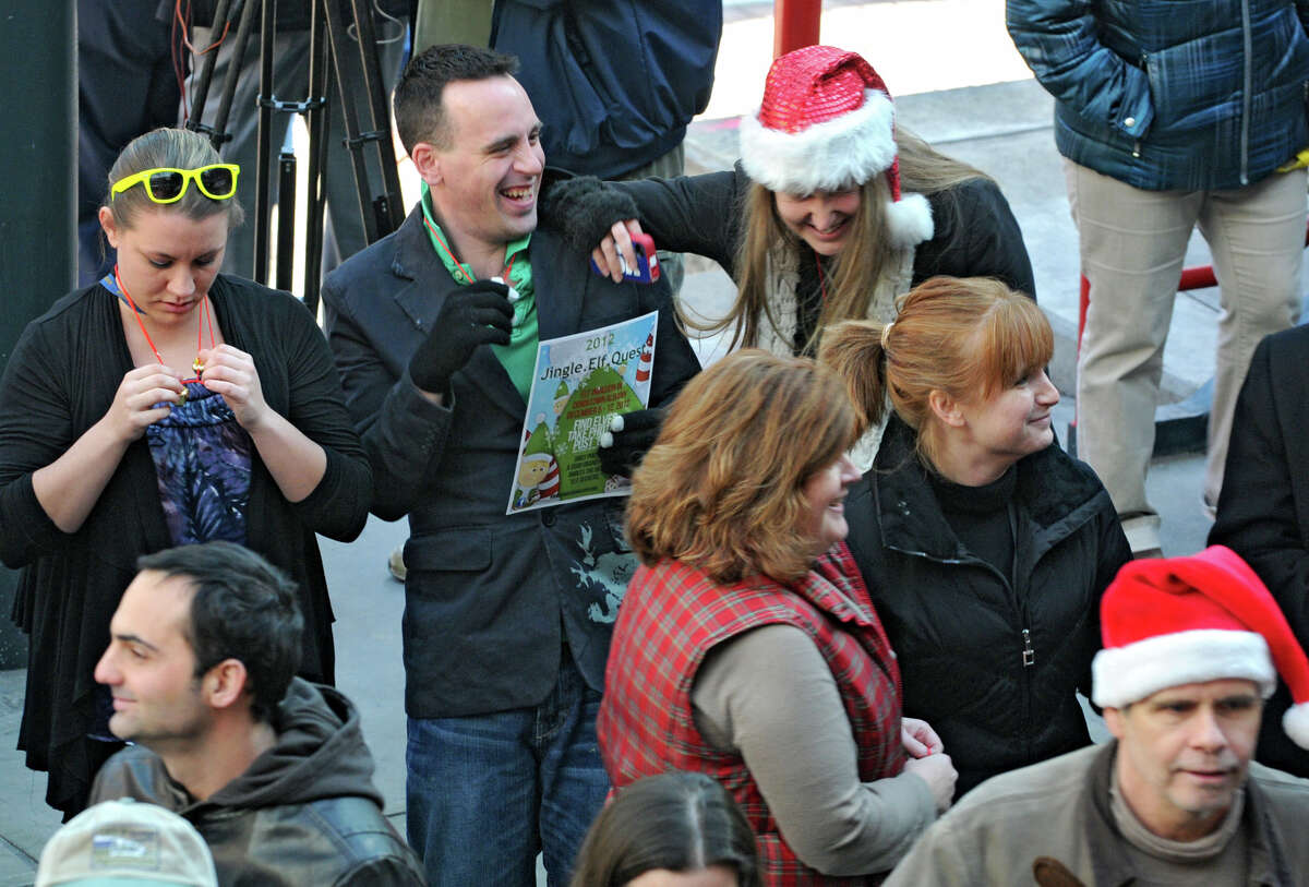 Photos: Going for a 'Jingle Bells' record
