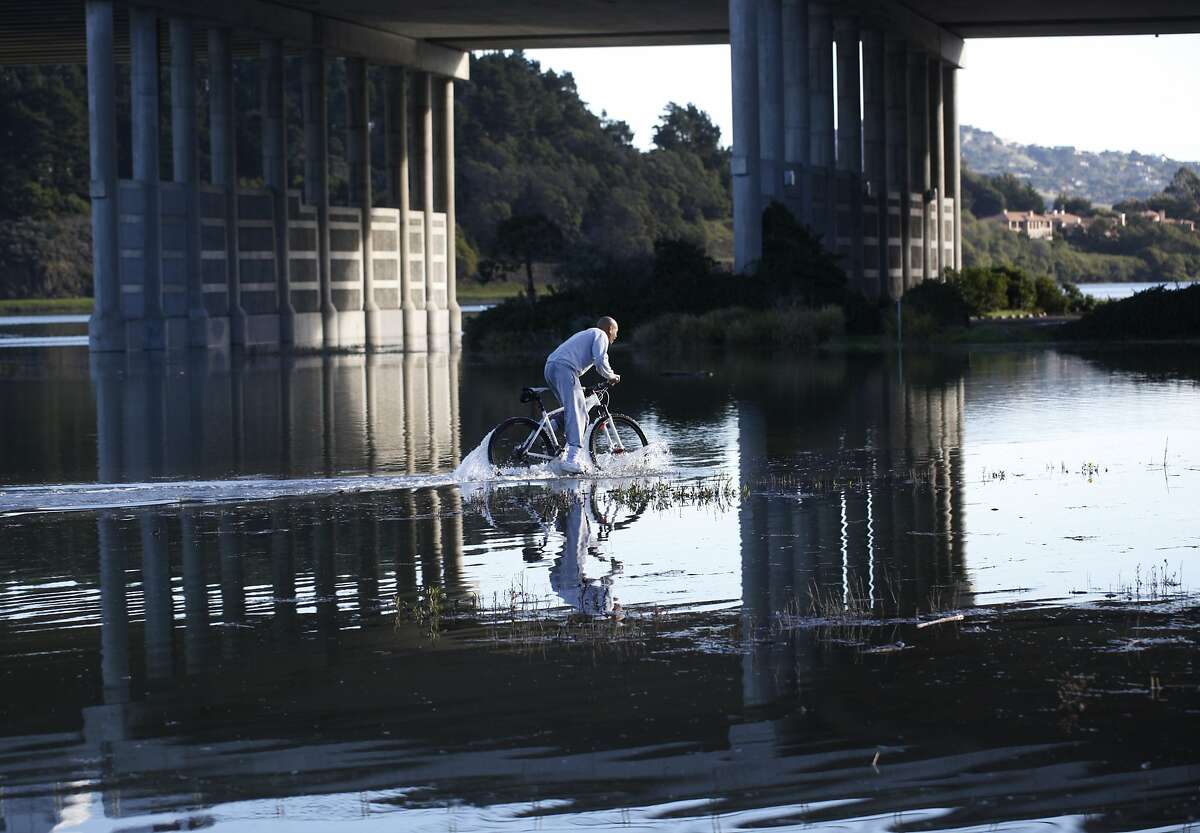 High tides bring S.F. Bay Area flooding
