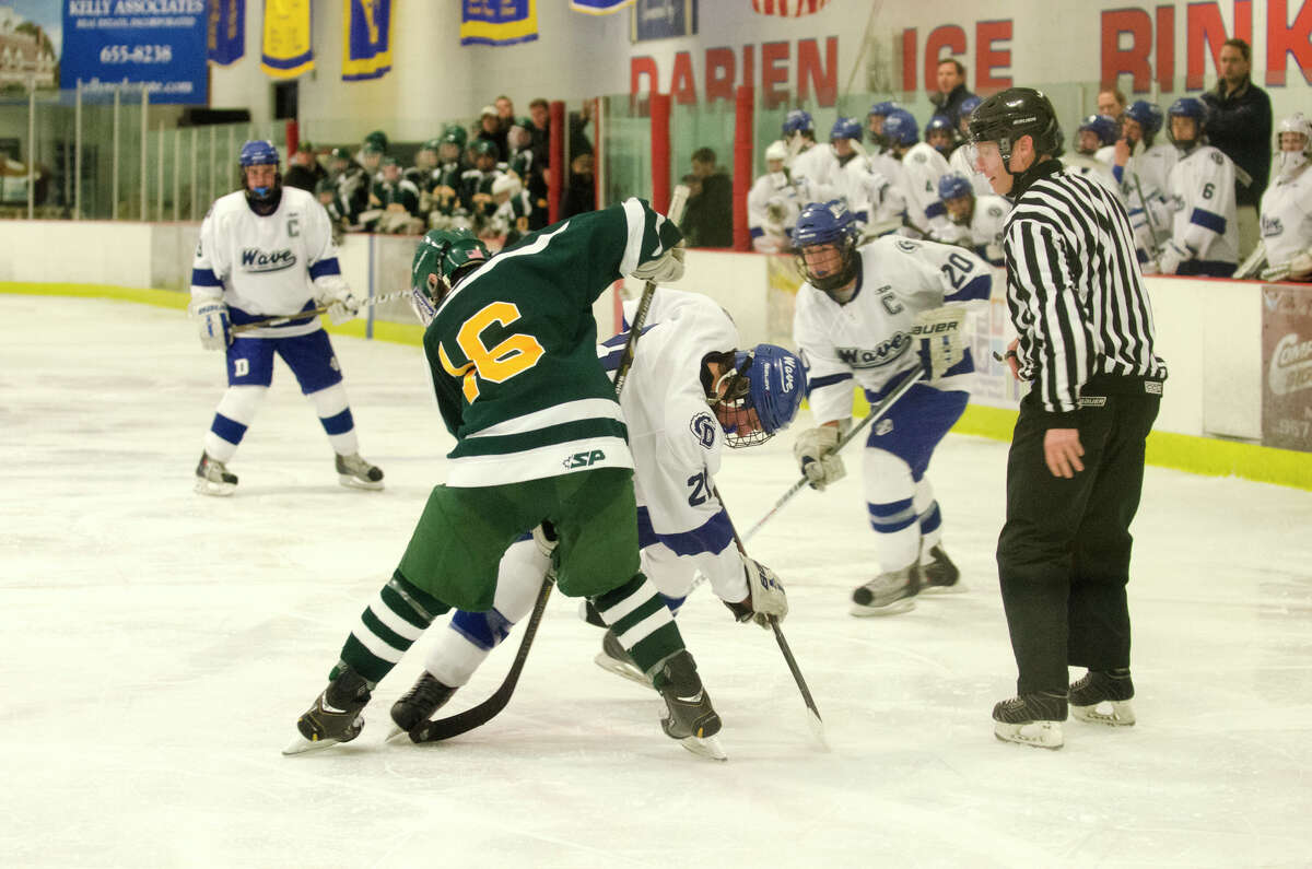 Darien boys win season-opener on late goal by Watters