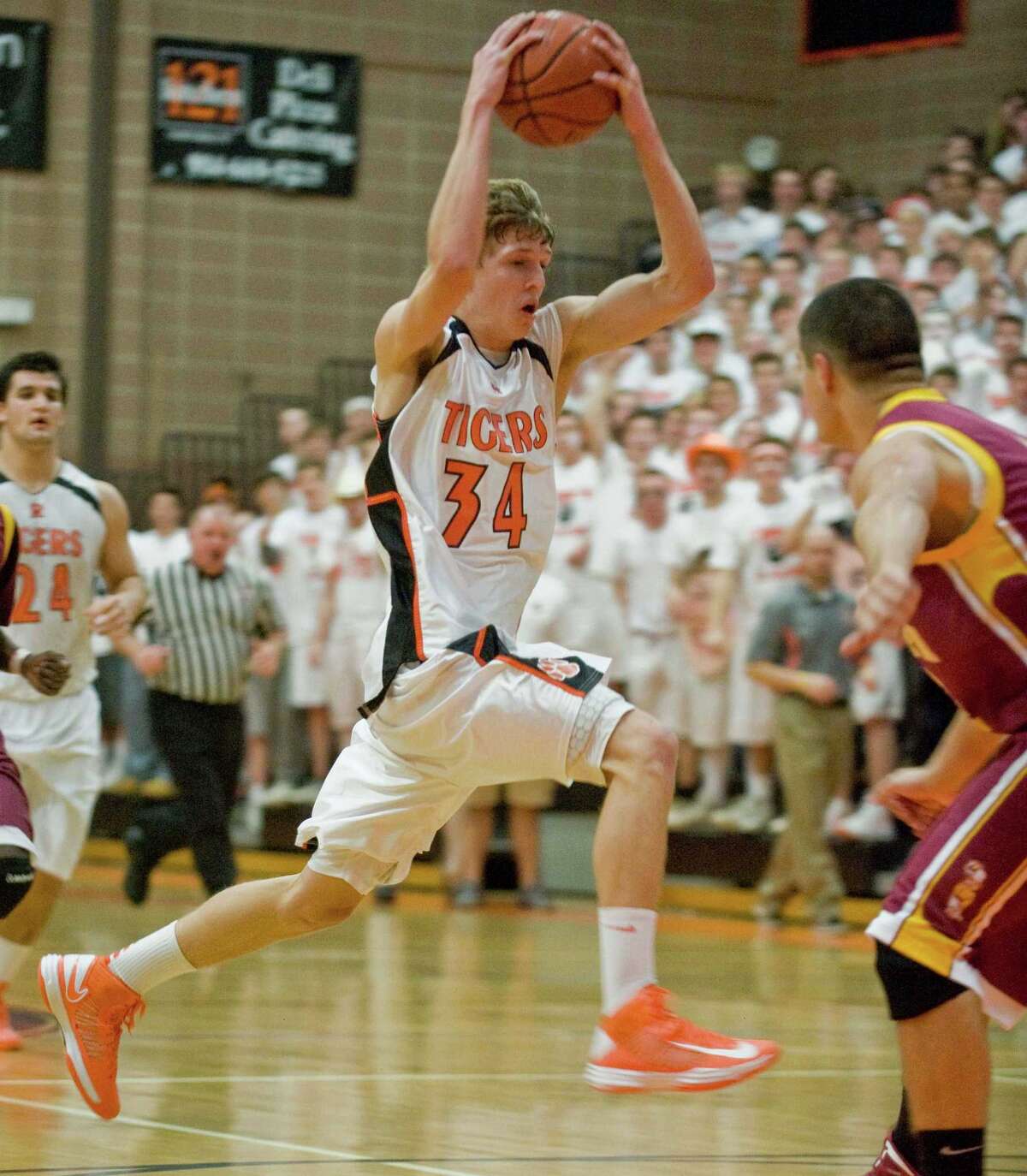 St. Joseph boys basketball team rallies past Ridgefield for first win ...