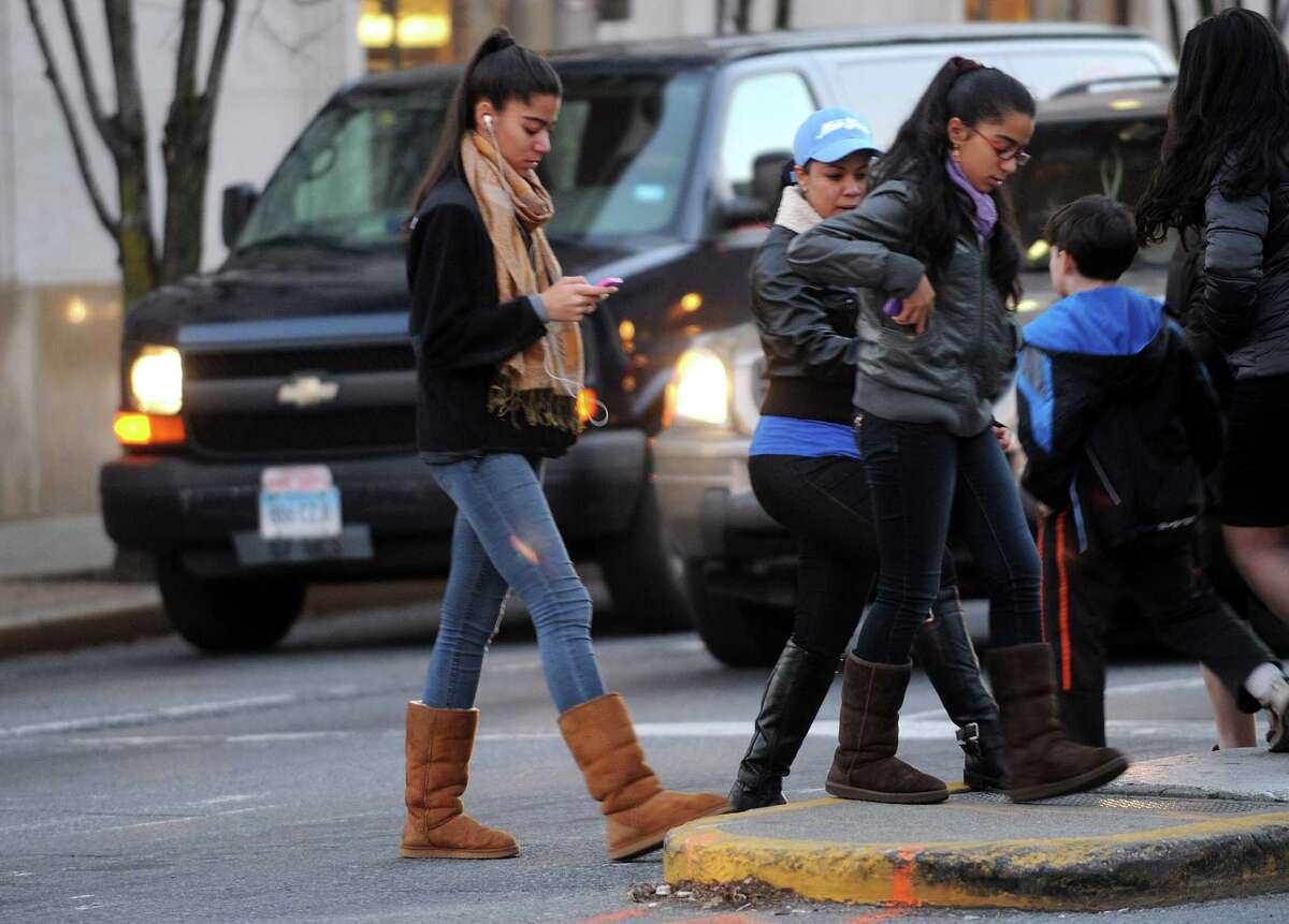 Study: Texting while walking hazardous