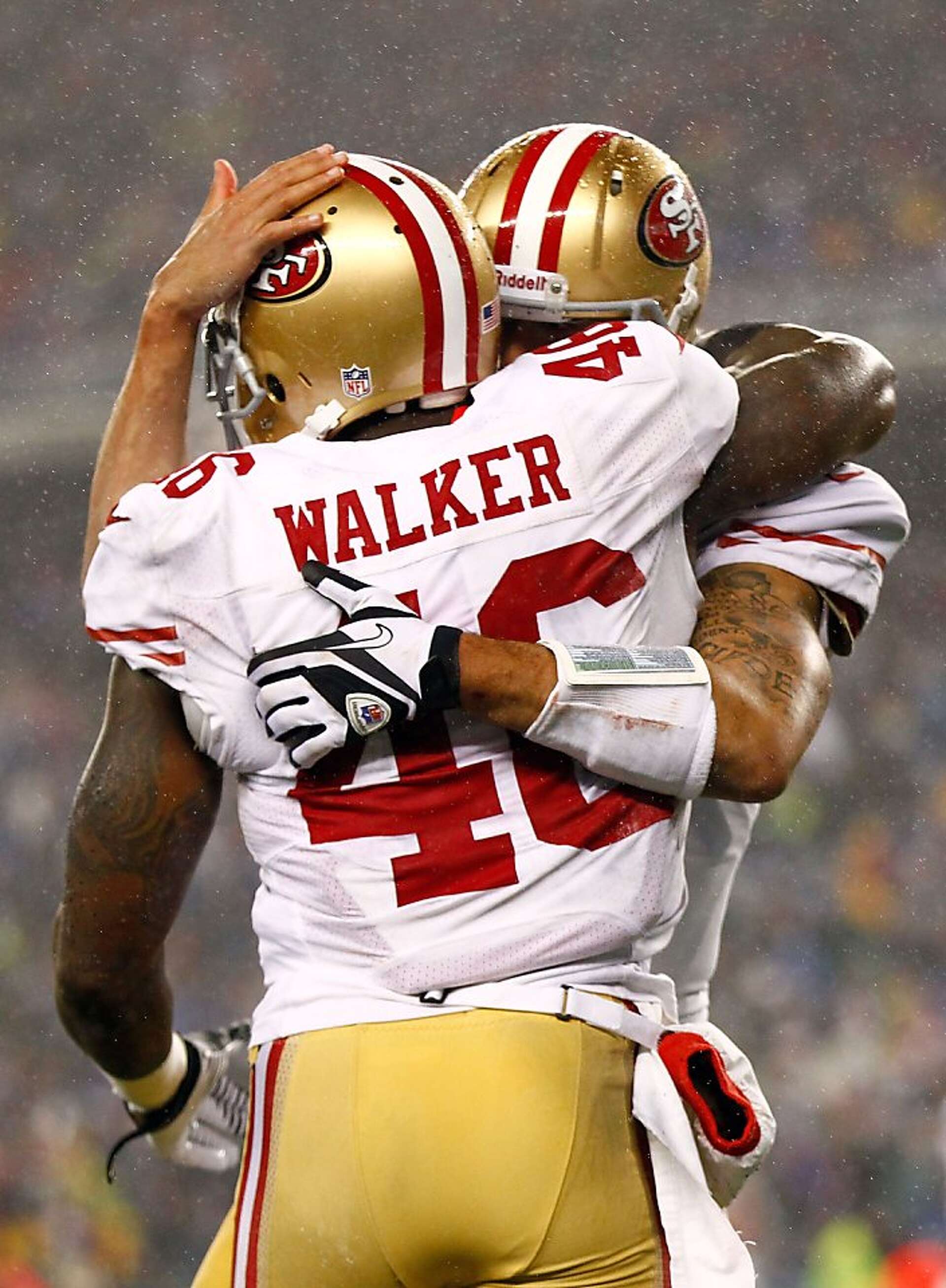 49ers survive a wild one, win 41-34