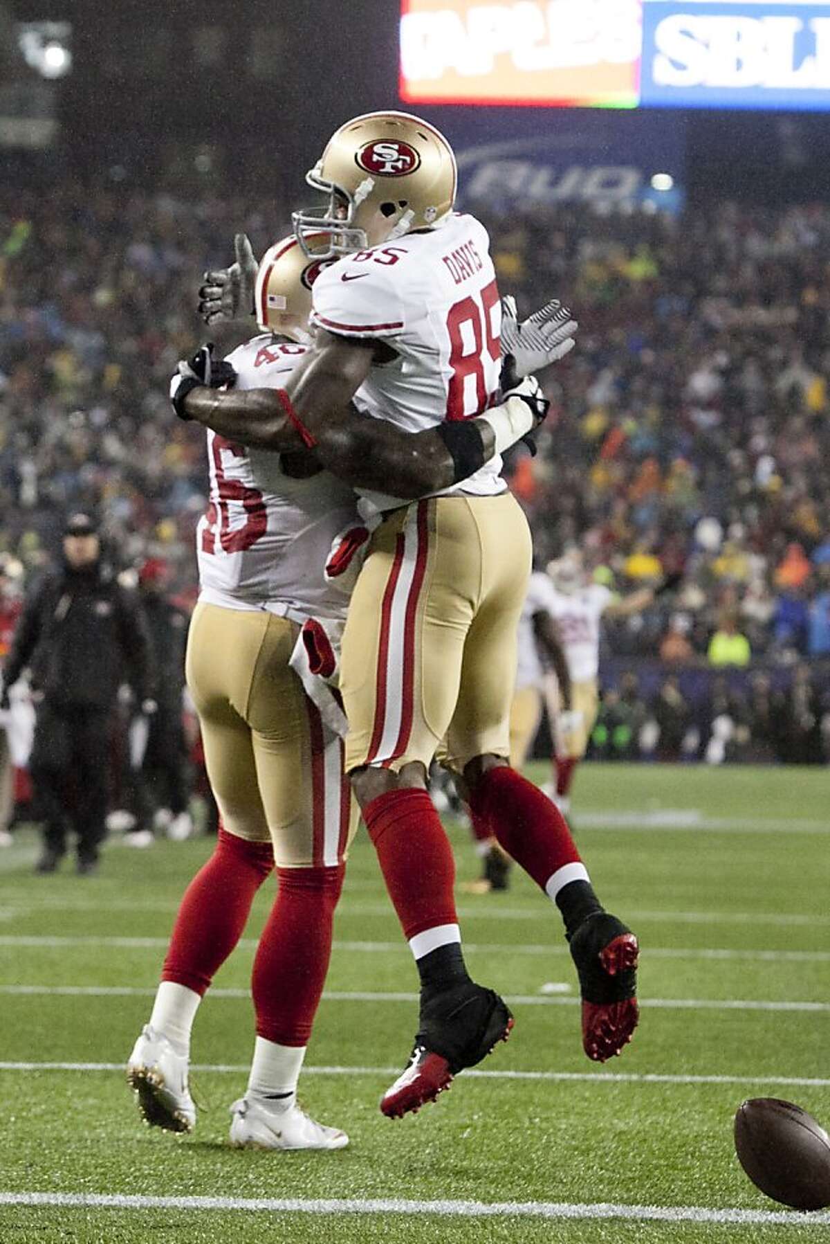 49ers survive a wild one, win 41-34