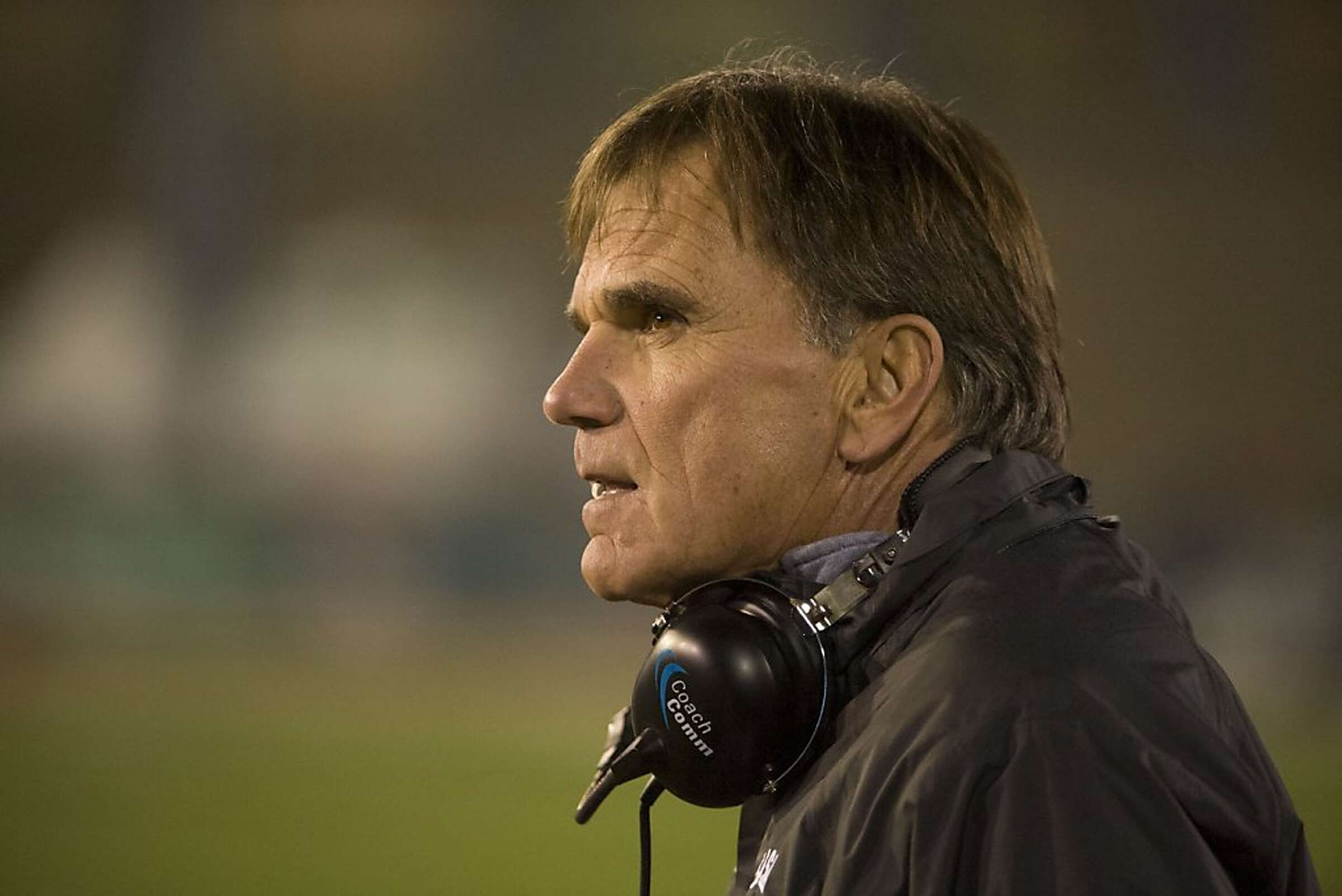 De La Salle's Bob Ladouceur steps down