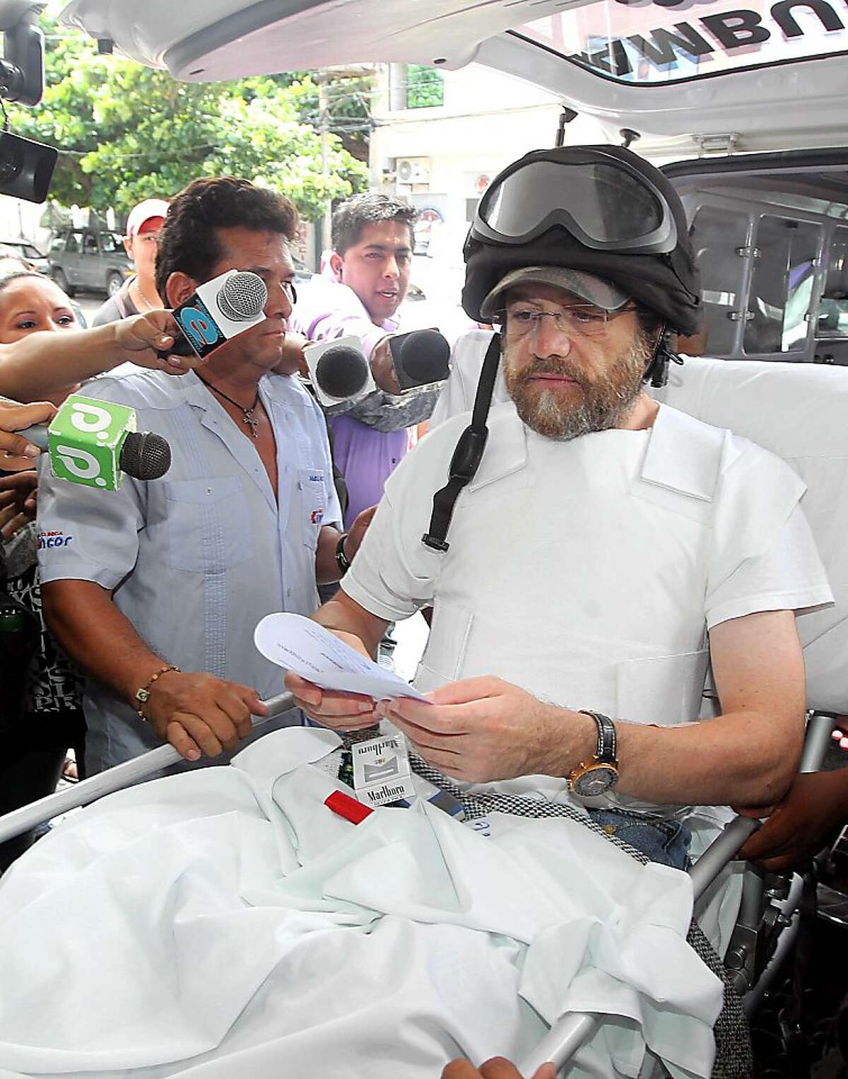 Bolivia releases man aided by Sean Penn