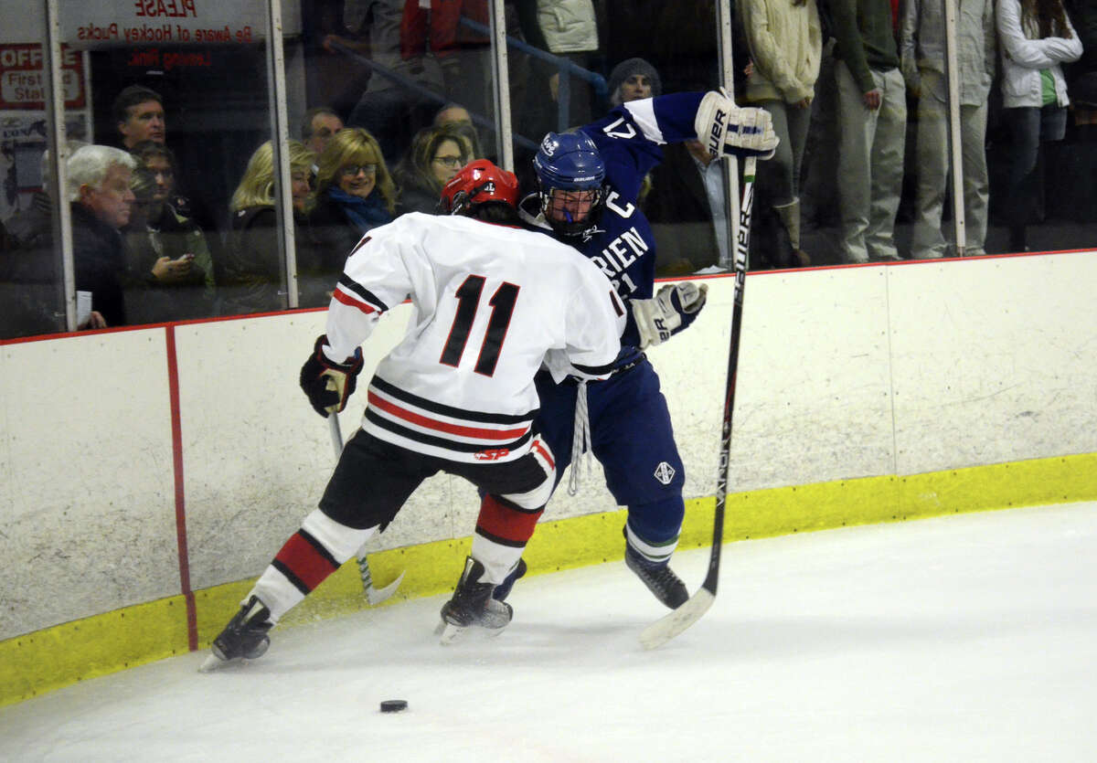 Goalies shine in scoreless tie between Darien, New Canaan boys