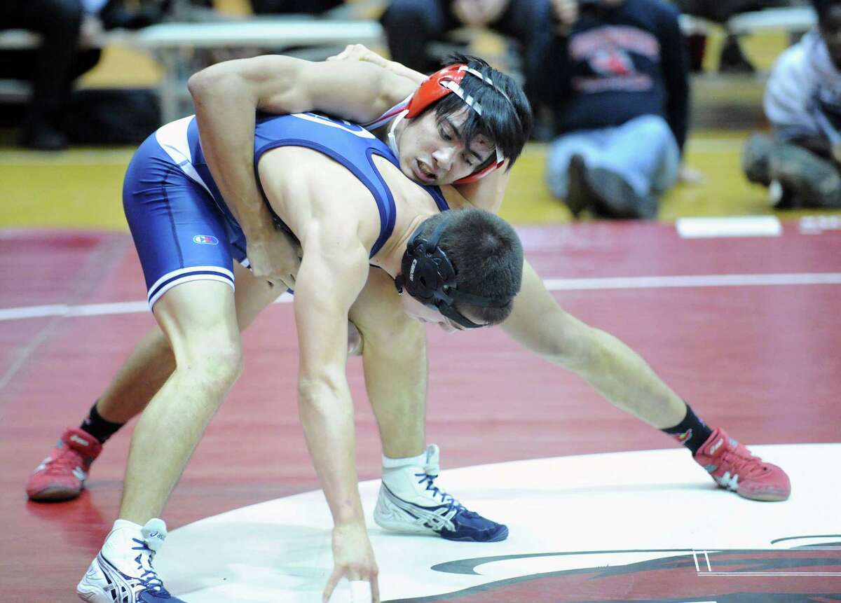 Greenwich wrestling beats Wilton
