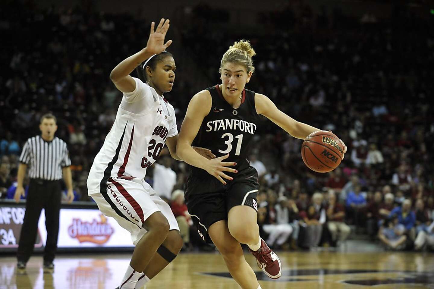 No. 1 Stanford beats S. Carolina 53-49