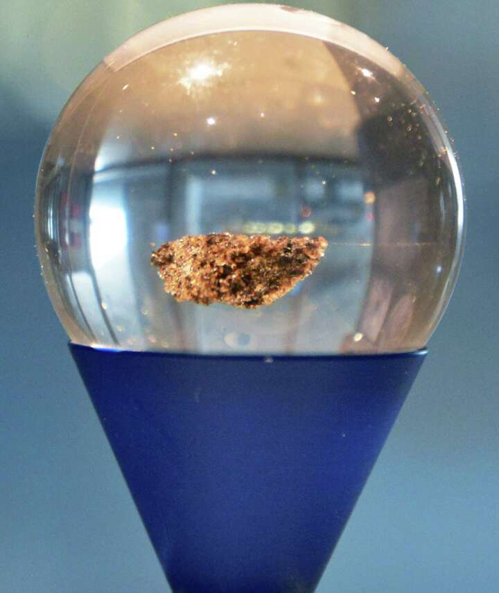 Lunar mission: Find missing moon rock