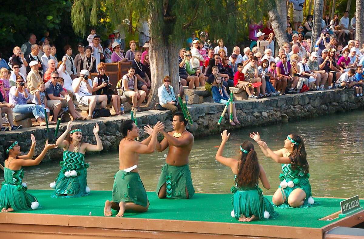 Playing tourist at Hawaii's popular Polynesian Cultural Center