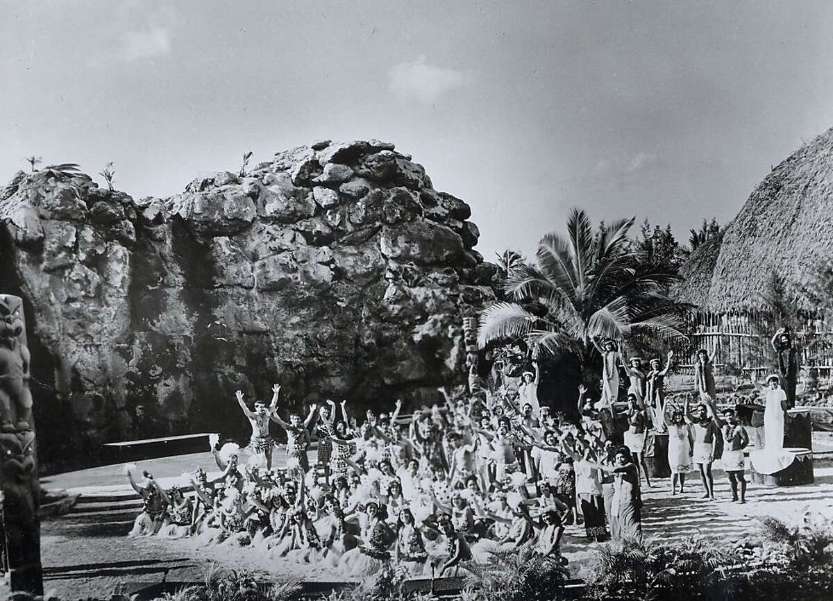 Playing tourist at Hawaii's popular Polynesian Cultural Center