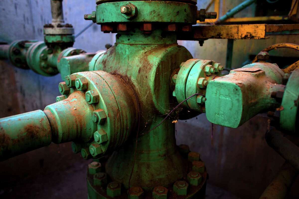 Helium shortage leads to fewer balloons in the sky