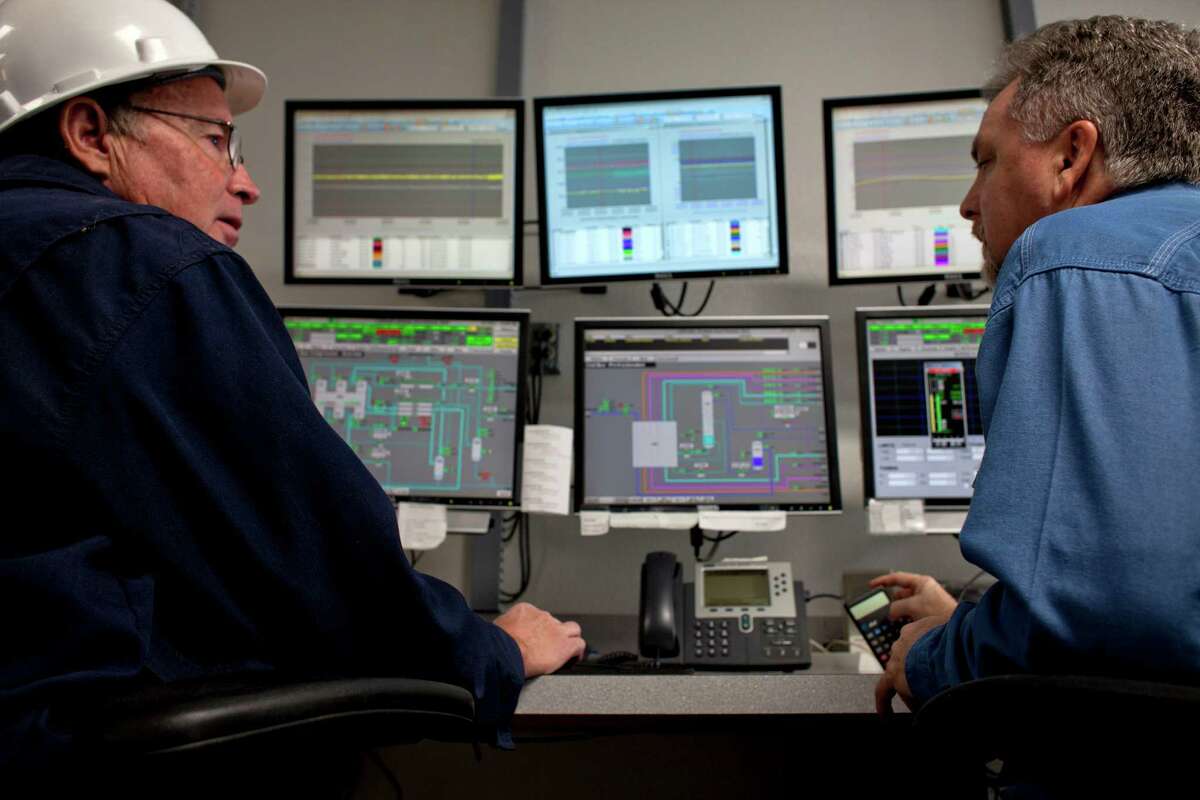 Helium shortage leads to fewer balloons in the sky