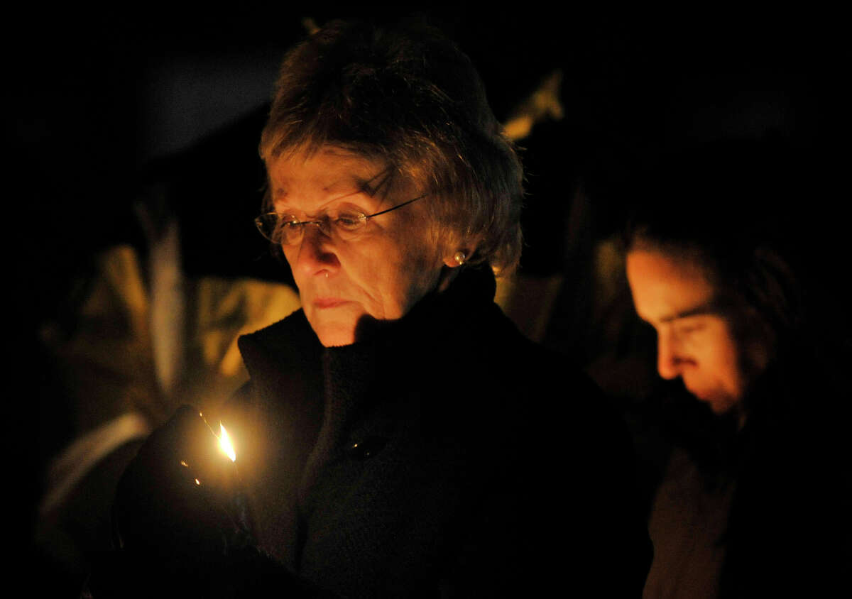 Newtown police response to shooting under review