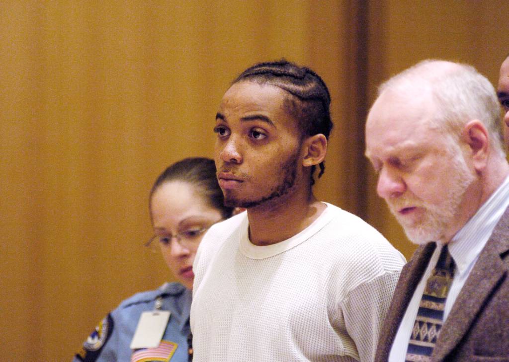 Bond lowered in Stamford bank robbery case