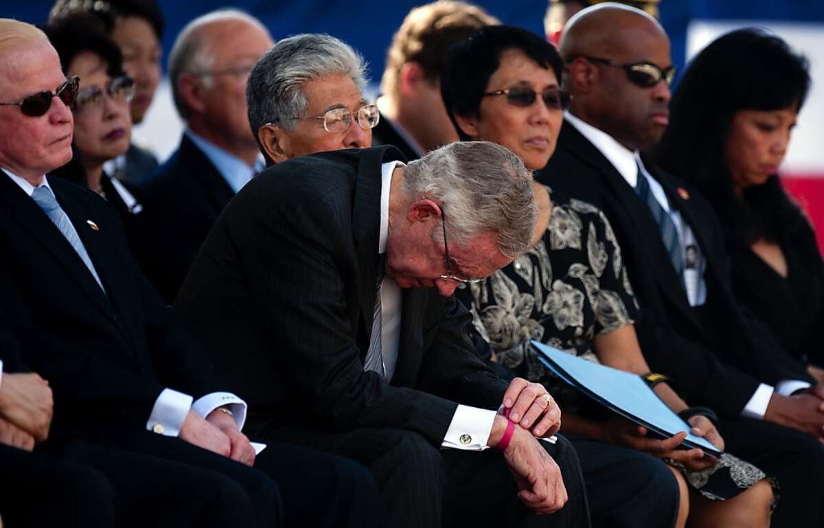 Senators attend Inouye funeral in Hawaii