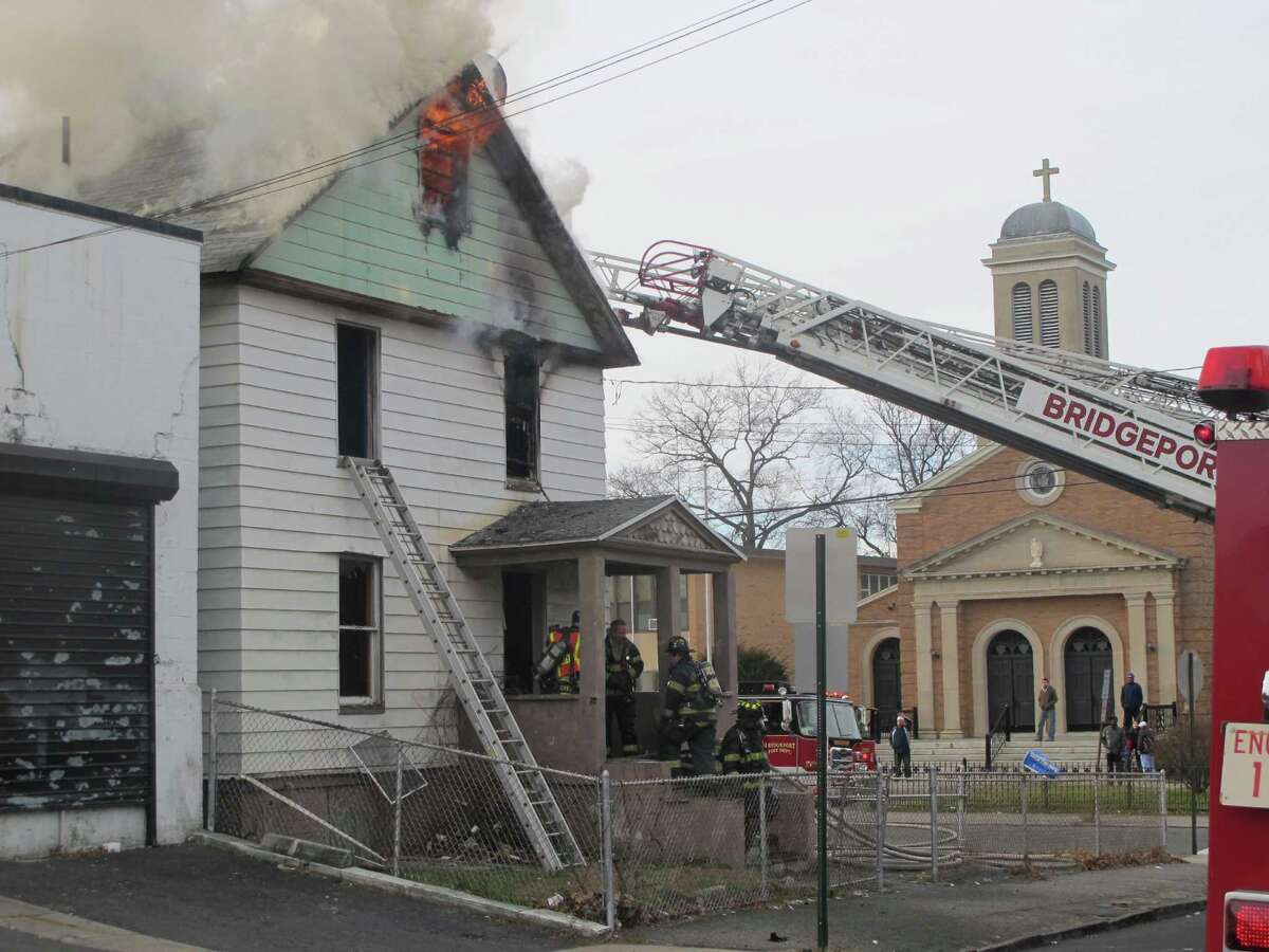 Bridgeport authorities continue search for arsonist in deadly fires Bridgeport authorities continue search for arsonist in deadly fires