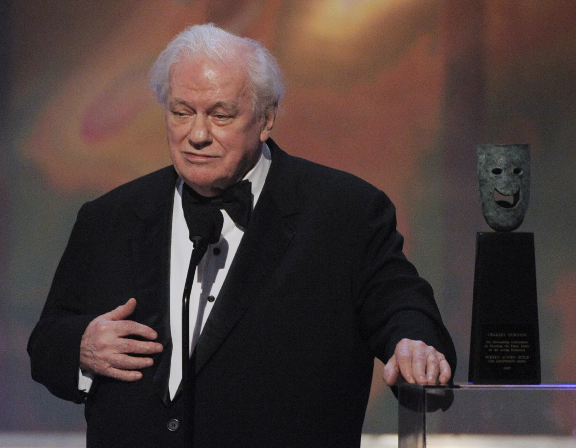 Death silences character actor