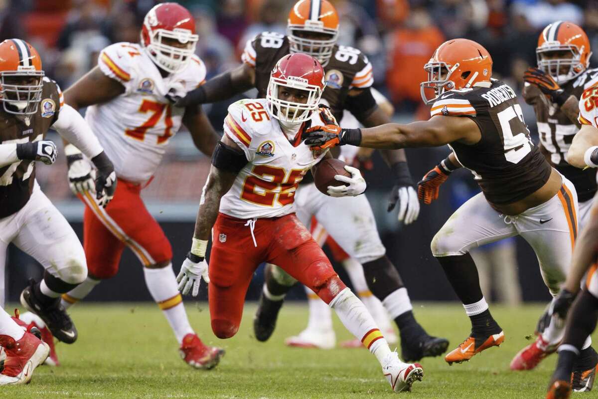 Charles, Thomas named to Pro Bowl rosters