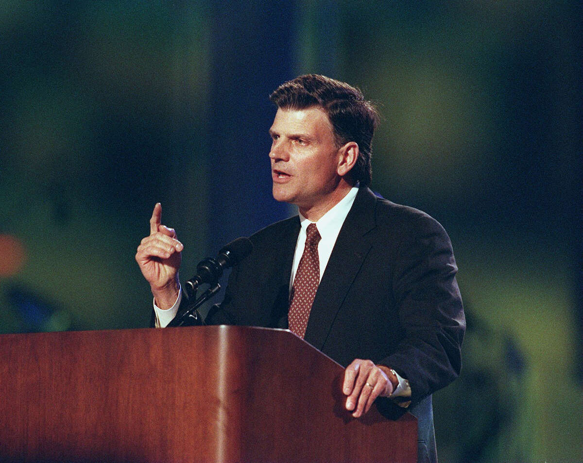 Billy Graham's son, no longer a Republican, launches voters' prayer tour