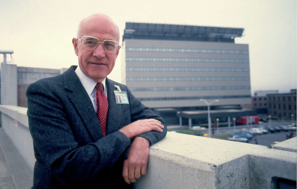 John Creasy, Danbury Hospital leader, dies