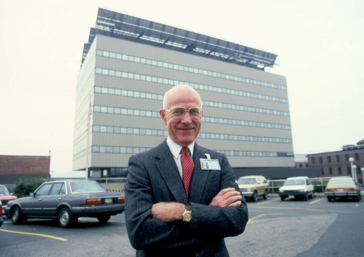 John Creasy, Danbury Hospital leader, dies