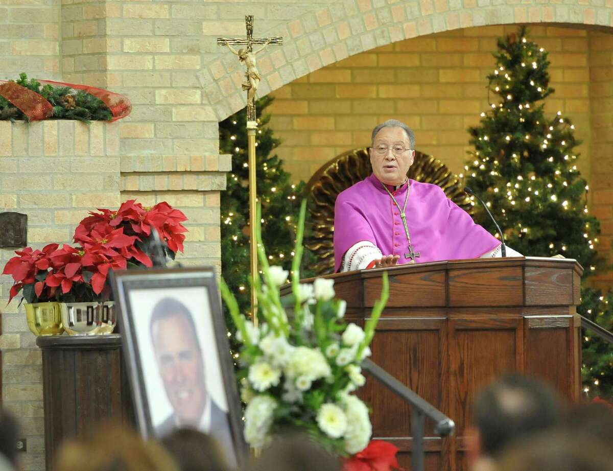 Hundreds attend Beaumont service for Bill Leger