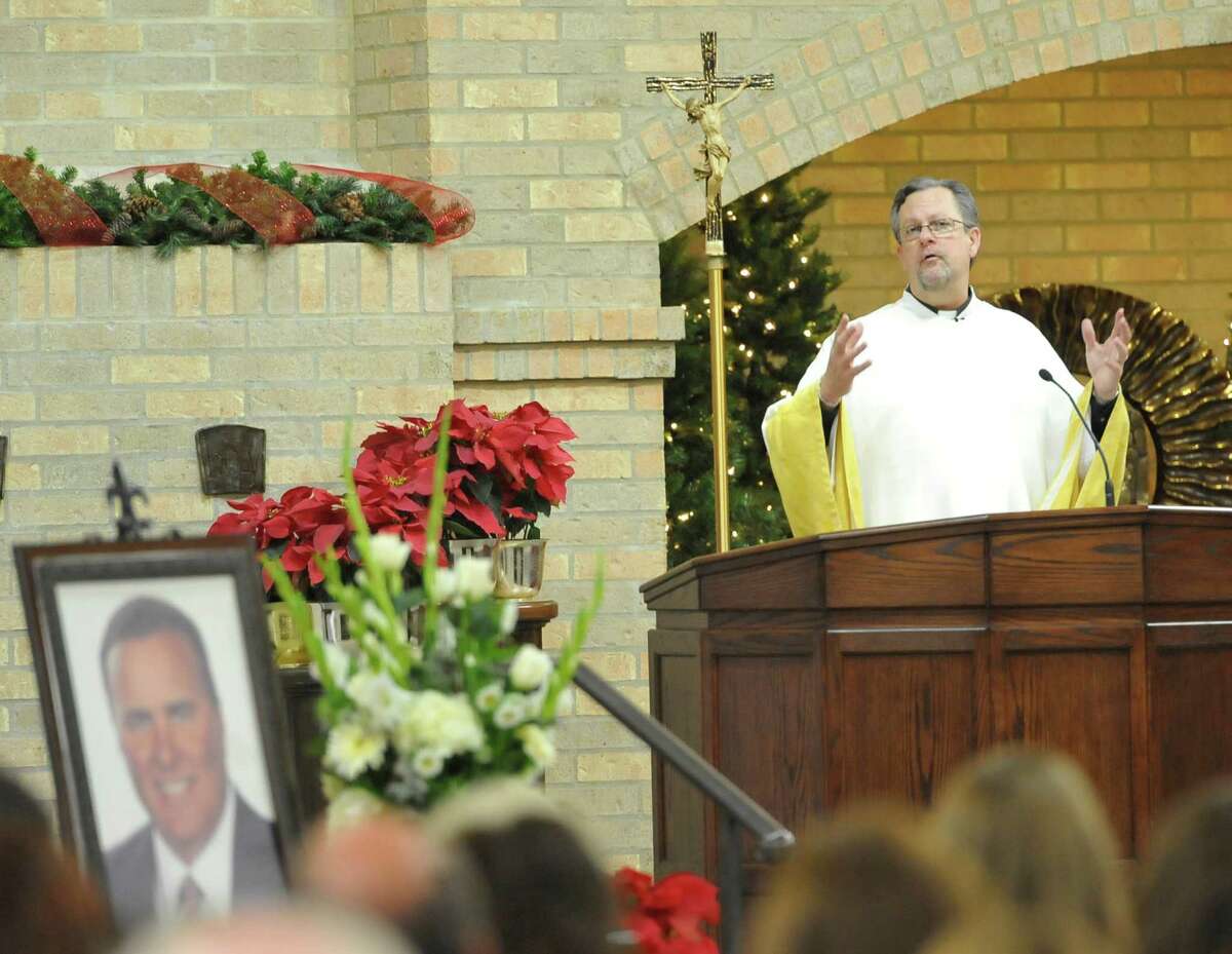 Hundreds attend Beaumont service for Bill Leger