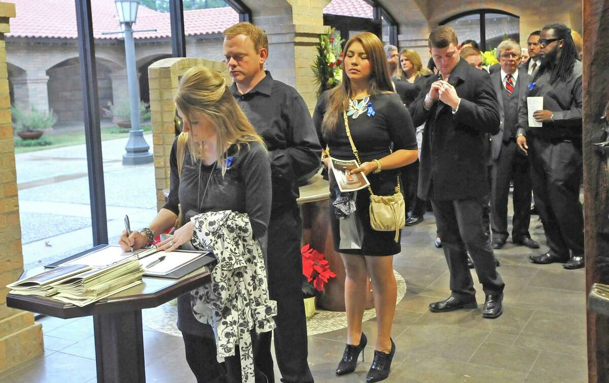 Hundreds attend Beaumont service for Bill Leger