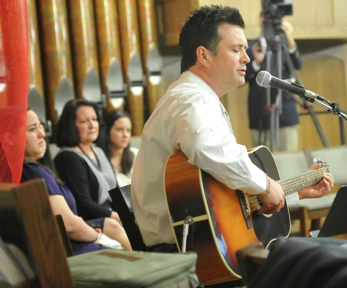 Hundreds attend Beaumont service for Bill Leger