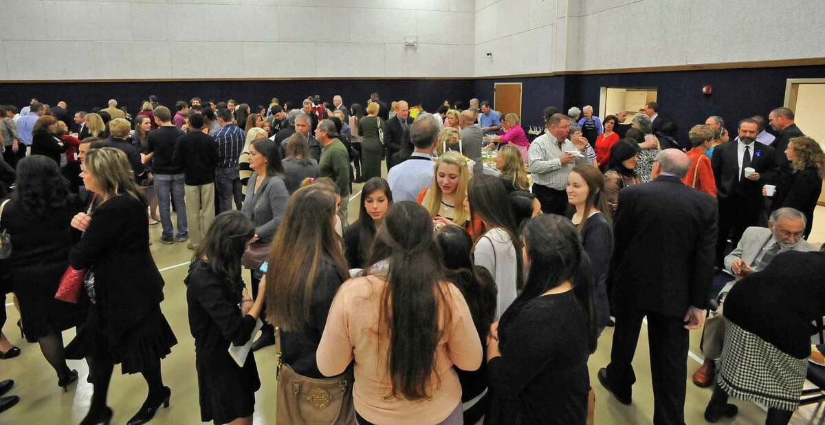 Hundreds attend Beaumont service for Bill Leger